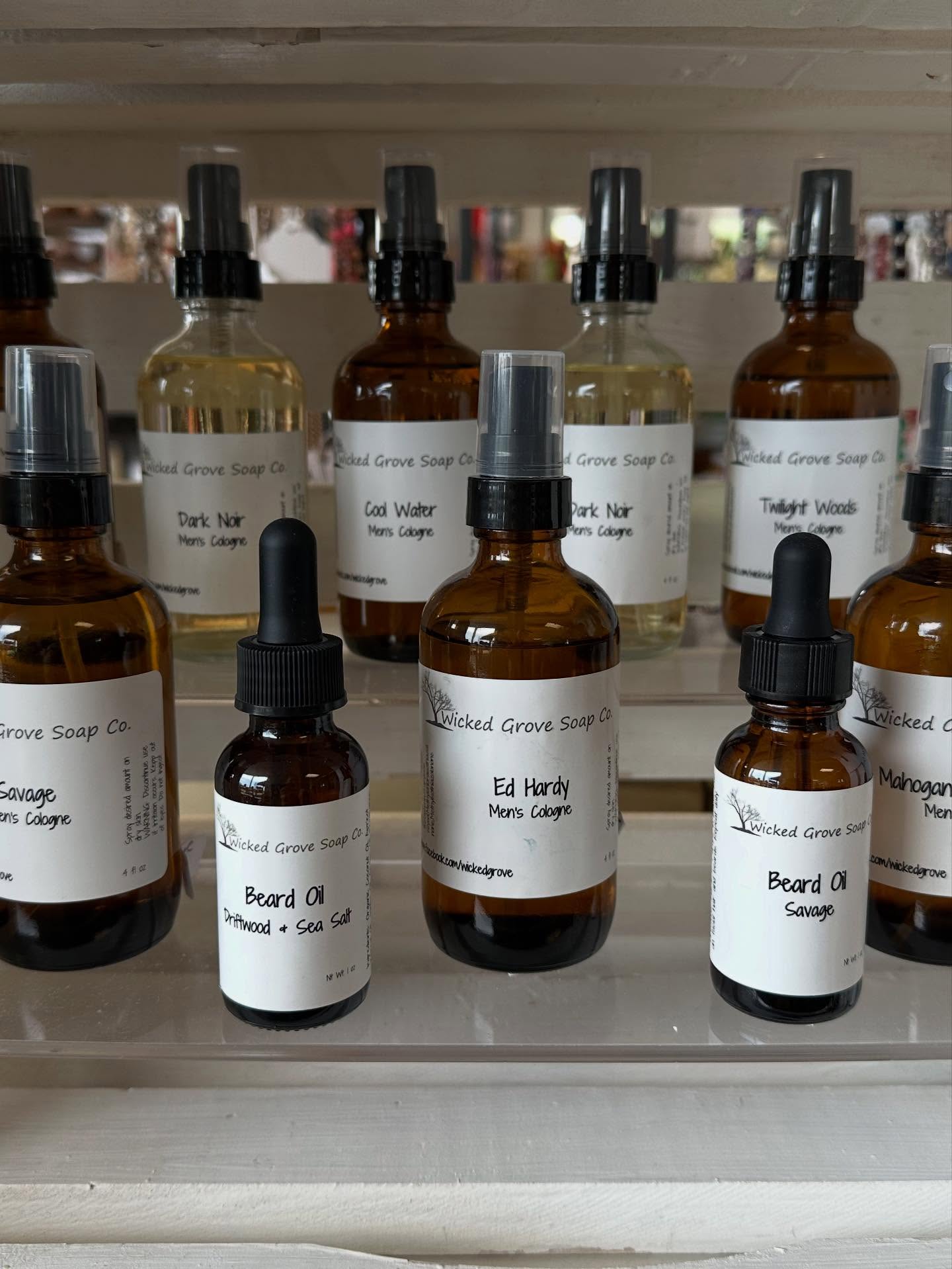 Heartfelt Designs – Artisan Gifts and Antique Store